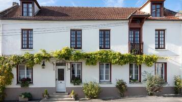 Fachada da propriedade