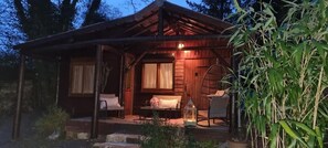 Quarto luxo, varanda, vista para o jardim | Terraço/pátio