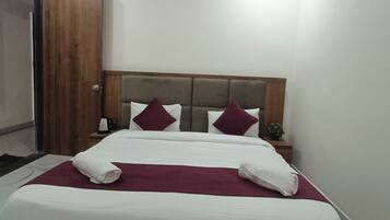 Quarto Duplo Deluxe, varanda, Vista para a cidade | Sala de estar