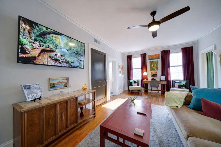 Family-friendly Elizabeth 2br | King Suite & Work Desk | Steps To Novant - Charlotte, NC