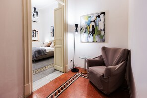 Quarto Duplo ou Twin Superior | Cofre no quarto, cortinas/cortinados opacos, Wi-fi grátis