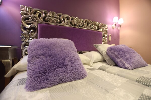 Hostal Goya Suites - Salamanca, Spain