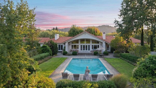 Vineyard Estate W/ Pool, Spa & Bocce Ball + Mins To Wineries & Park Lawndale Manor By Avantstay - Santa Rosa, CA