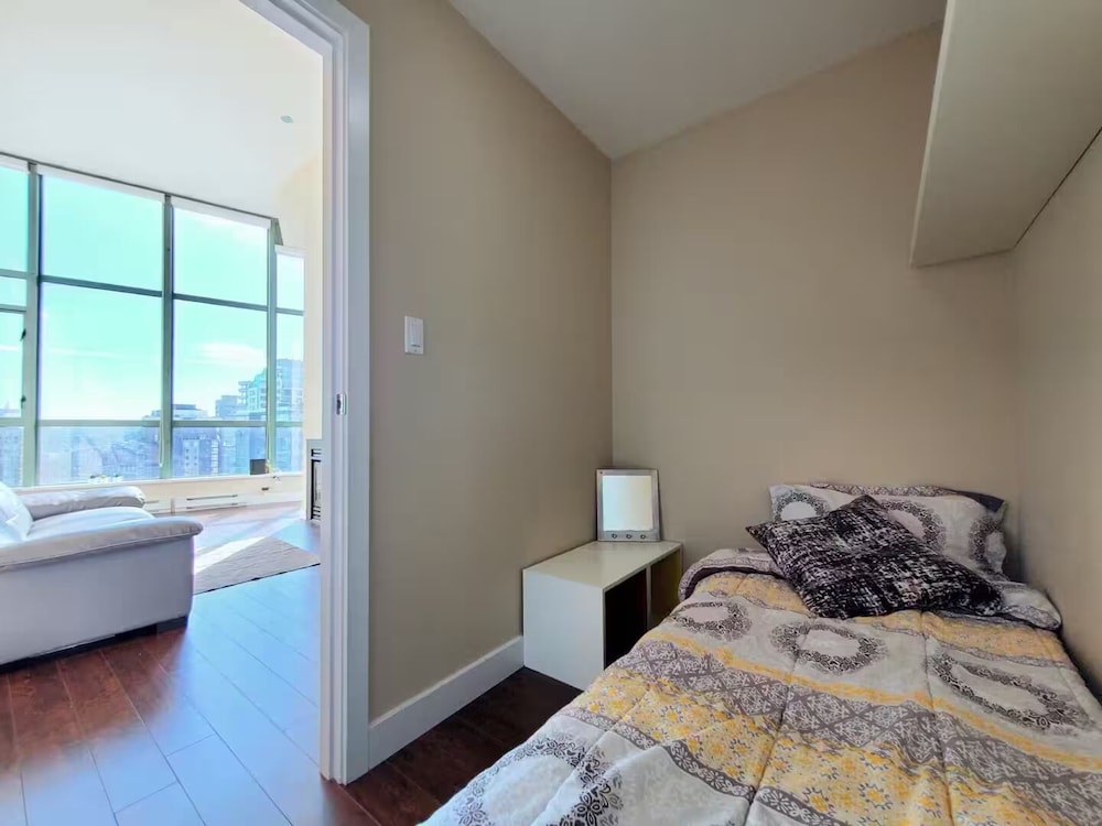 Condo Pent-House 3Beds[2Queen+1Single Bed]Downtown - Vancouver | FeWo ...