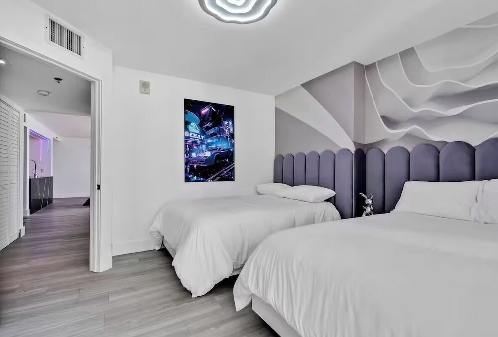Miami Vice Luxe • Ocean View, Pool & Prime Spot - Miami | Stayz