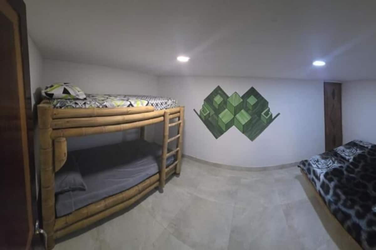 Quarto quádruplo, varanda | Wi-Fi de cortesia