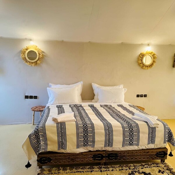 Sunshine Luxury Desert Camp - Merzouga