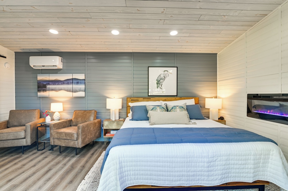 Cozy Couple’s Retreat on Pickwick Lake w/ Hot Tub - Colbert County | Vrbo
