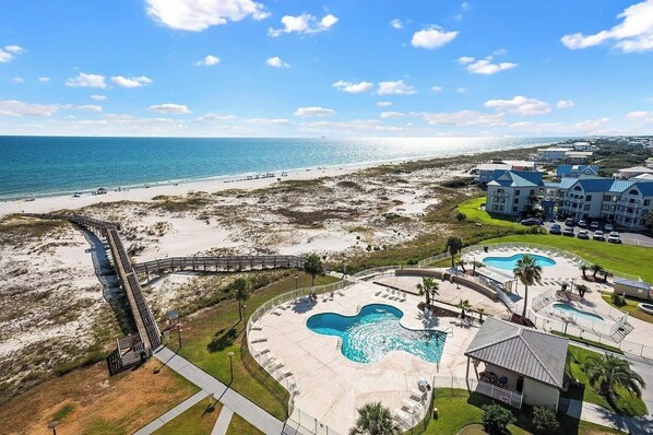Top floor 2-bedroom condo w/amazing views & amenities in gorgeous Gulf ...