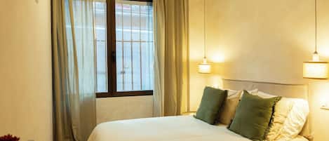 Suíte clássica (Habitacion con vista hacia la calle) | Wi-Fi de cortesia