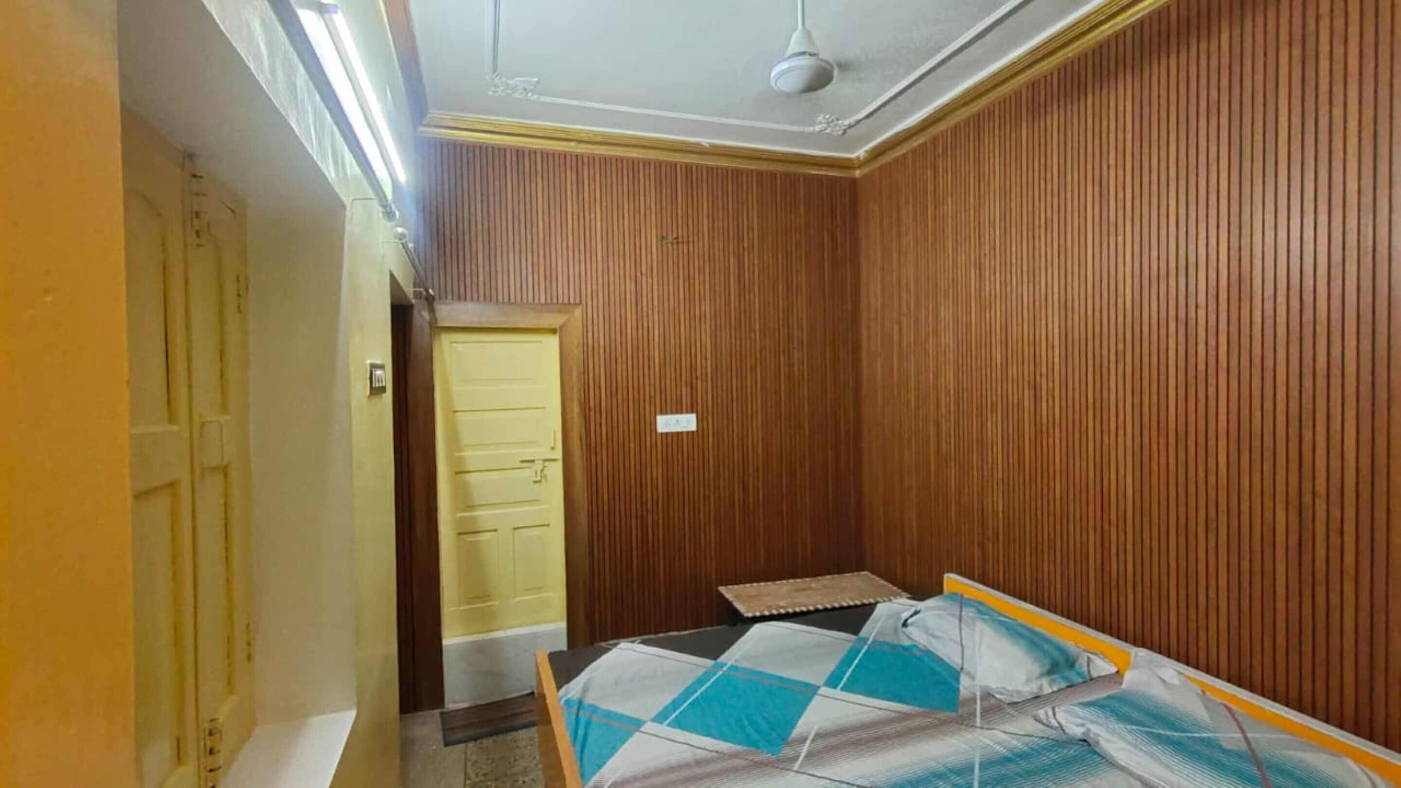 Quarto Duplo Standard, Vista para a cidade | Wi-fi grátis, roupa de cama fornecida 