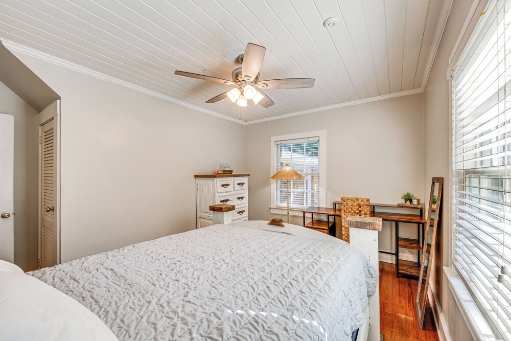 Walk to Dtwn Hahira: Inviting Home w/ Pool & Yard! - Hahira | Stayz