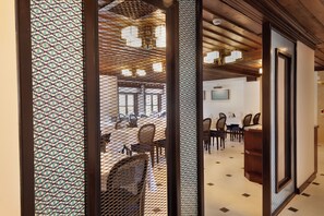 Café da manhã feito na hora grátis todos os dias