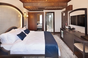 Quarto standard | Cofres nos quartos, escrivaninha, cortinas blackout