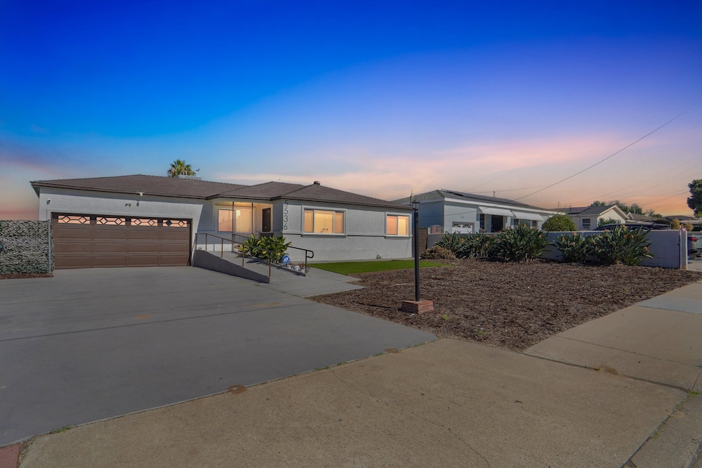 Peaceful Paradise Hills Retreat 6 Bedroom Home - Imperial Beach, CA