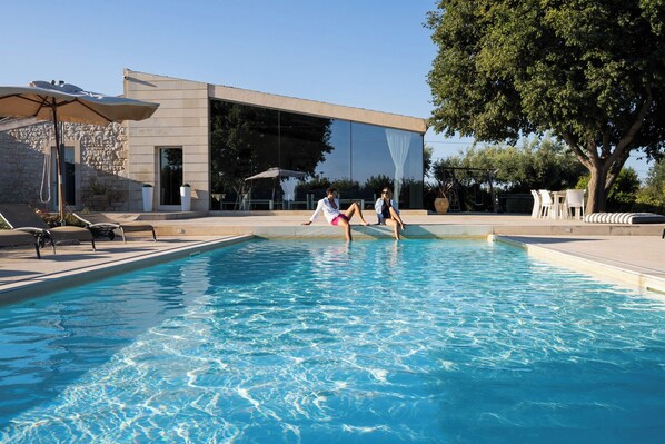 An old rural building where you can experience moments of relaxation ...