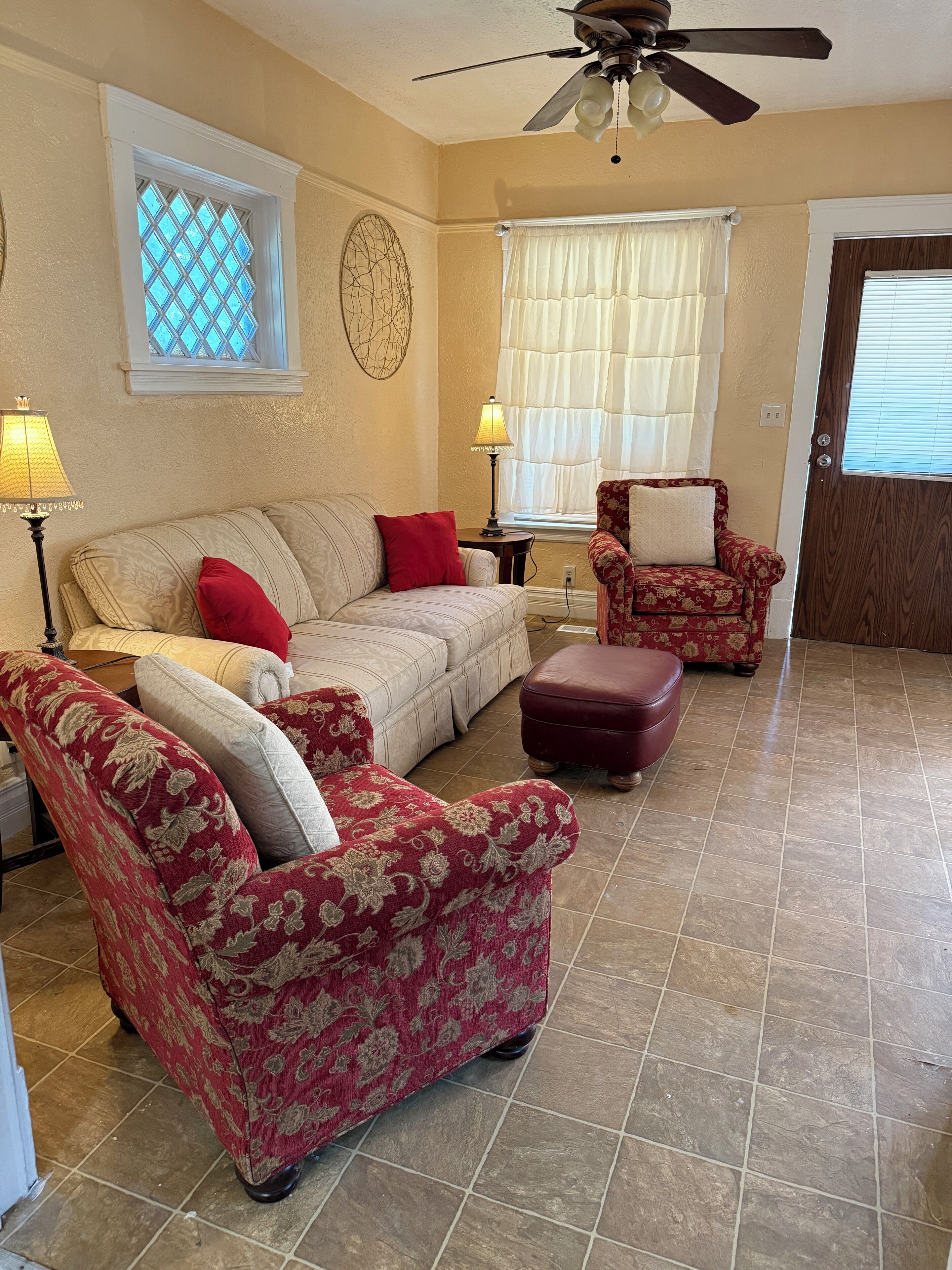 Hidden Gem: Cozy, Please Read Full Description - Cleveland Heights, OH