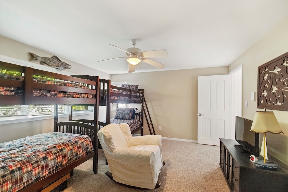 Maple Haven - A grand beach getaway - Grand Beach | Vrbo