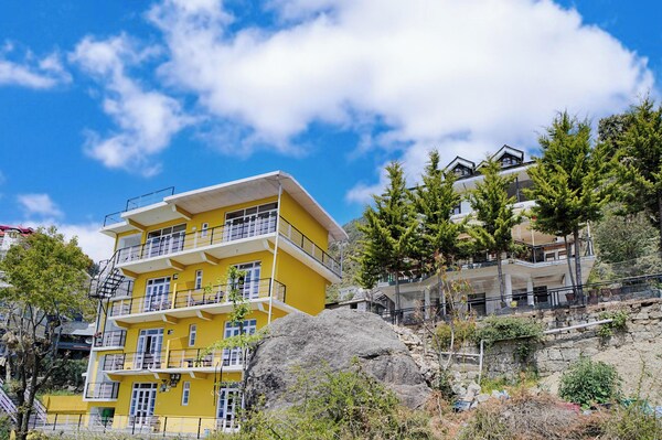 Young Monk Hostel Dharamkot - Himachal Pradesh
