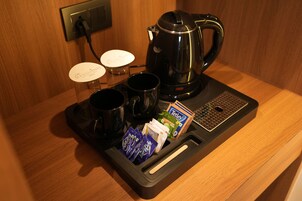 Escrivaninha, quartos à prova de som, ferros/tábuas de passar roupa