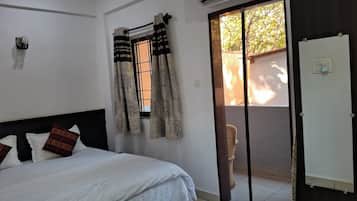 Apartamento Familiar, varanda, Vista para a cidade | Cortinas/cortinados opacos, ferro/tábua de engomar, Wi-fi grátis