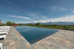 Piscina externa sazonal