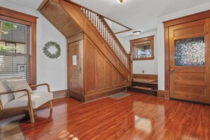 Walk Downtown + Hot Tub + Sauna + Game Room + Pets Reviews, Deals ...