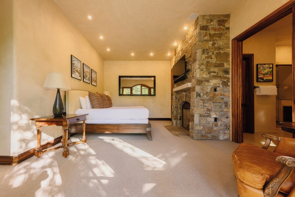 Cozy Cabin by InvitedHome | Spring Break, Walk to Ski, Ski Valet, Bunk ...