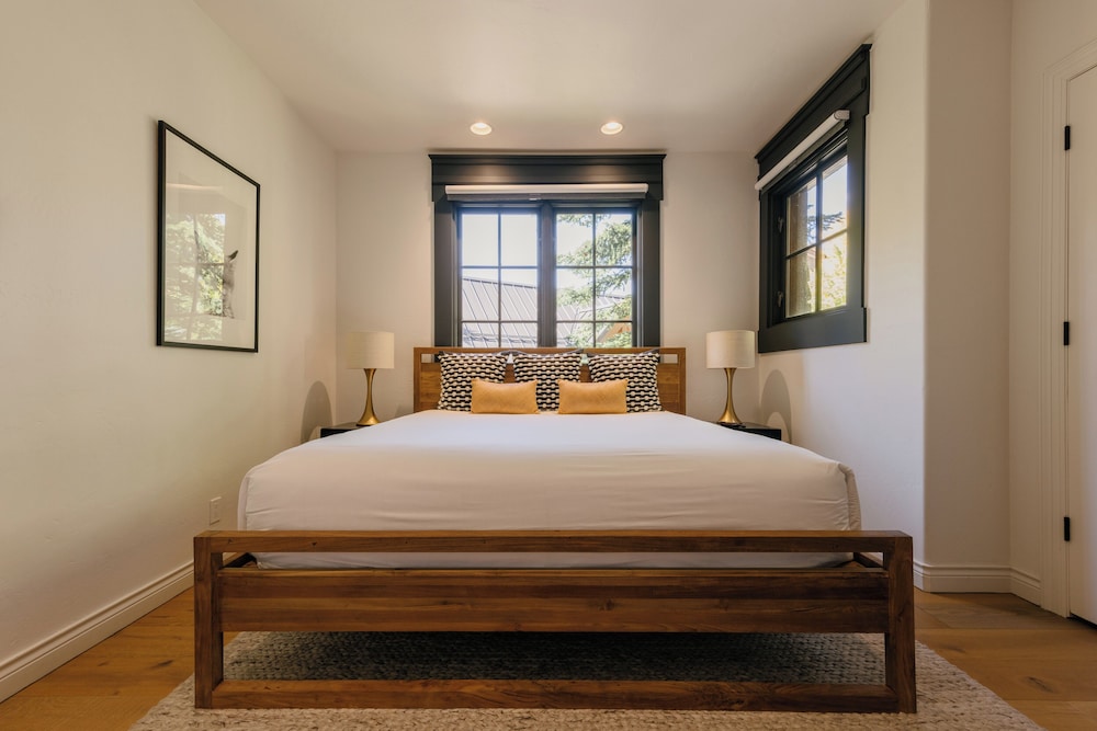 Modern Cabin by InvitedHome | Ski Valet, Walk to Ski, Bunk Room ...