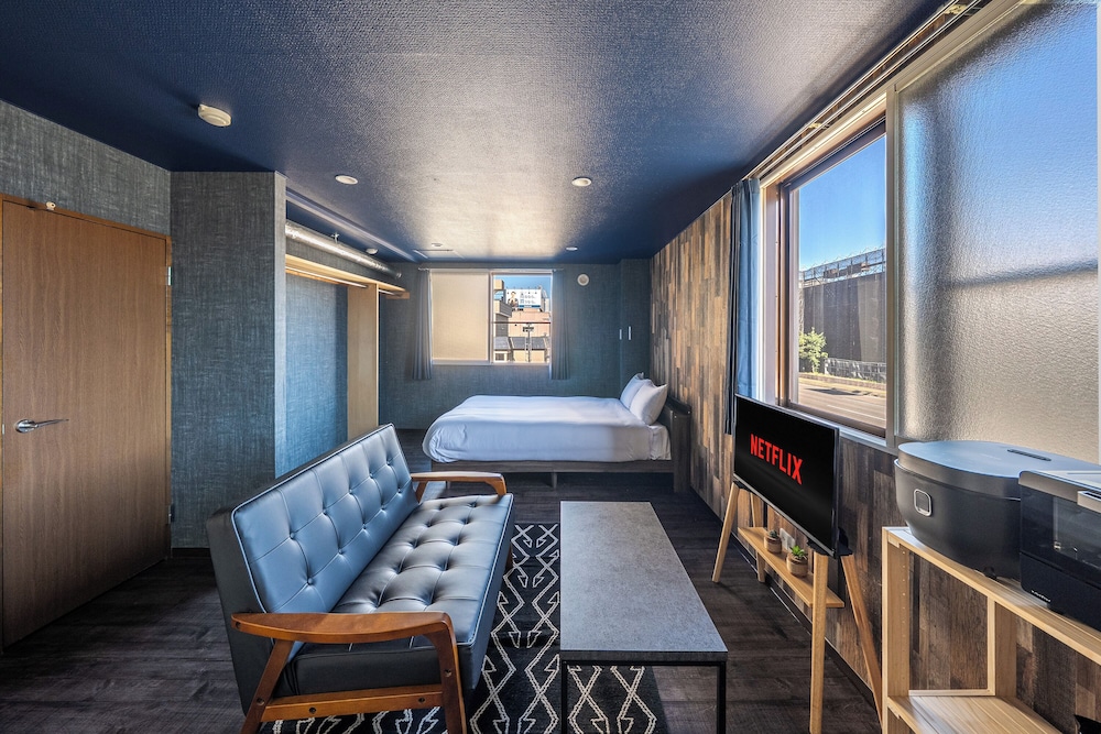 Silk Court 201 - Chitose