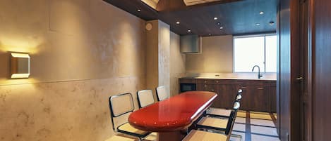 Suite-Estúdio Superior | Refeições no quarto