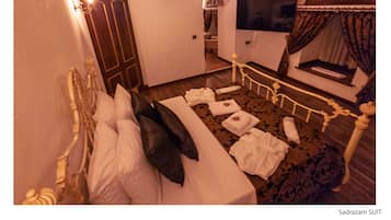 Quarto empresarial | Roupas de cama premium, edredons de pluma, cofres nos quartos