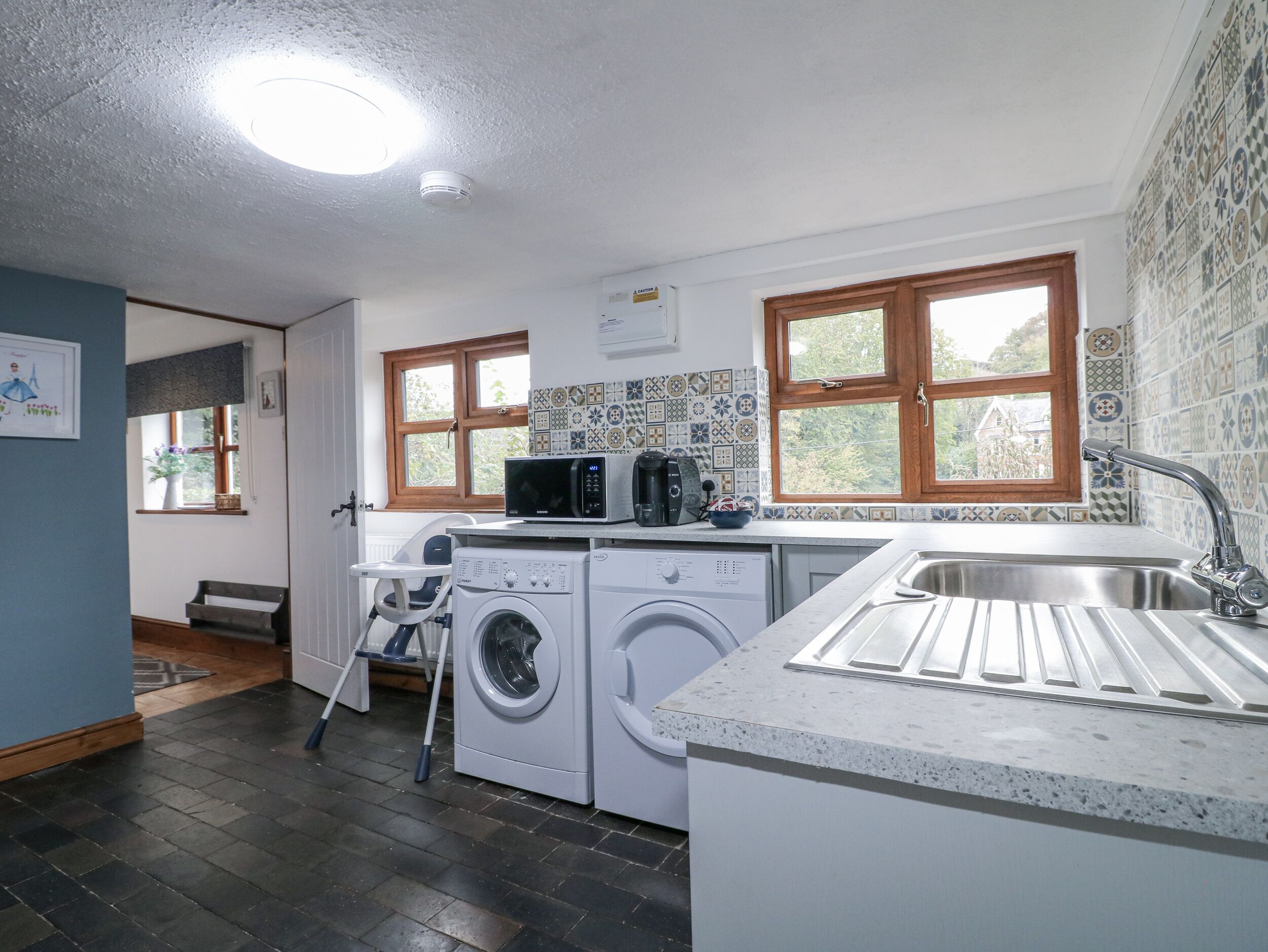 Lava-louças, talheres/pratos/utensílios de cozinha