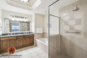 Apartamento Exclusivo em Condomínio Fechado, vista para o jardim | Cofre no quarto, ferro/tábua de engomar, Wi-fi grátis 