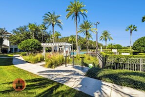 8 piscinas exteriores 