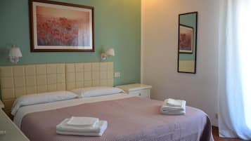 Quarto casal | Escrivaninha, Wi-Fi de cortesia