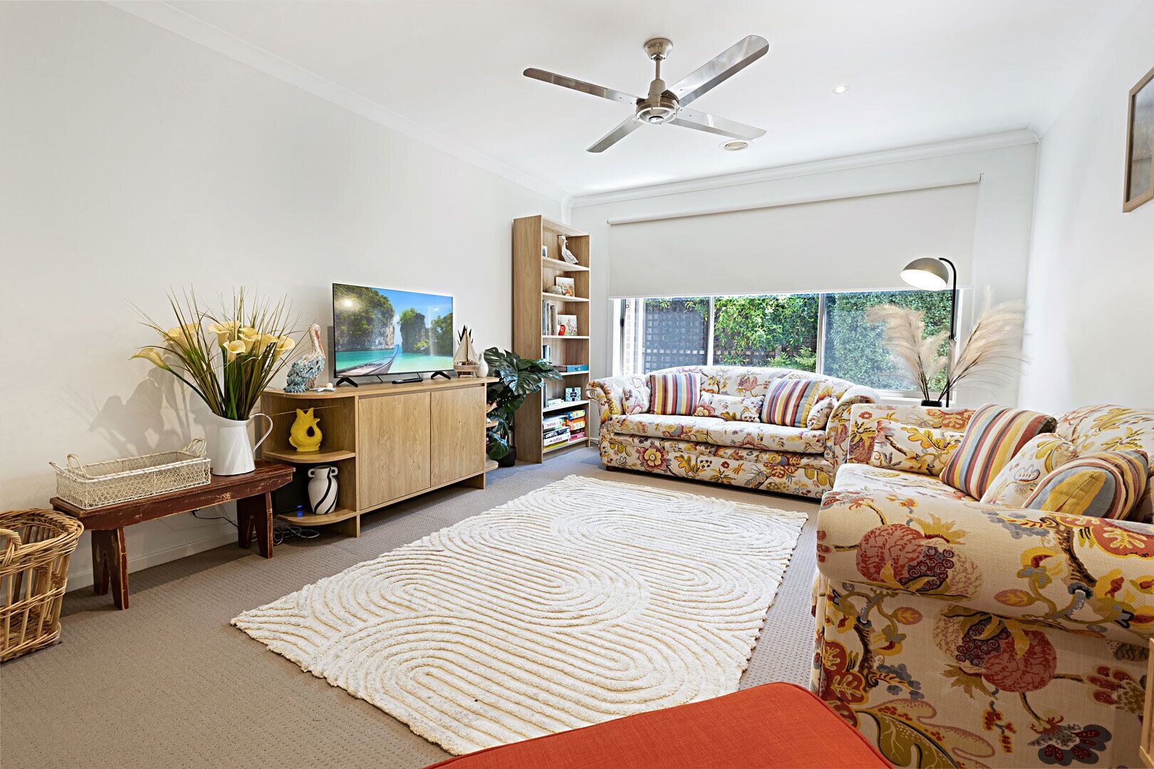 The Yellow Fish: Tranquil Escape In A Prime Paynesville Location - Paynesville
