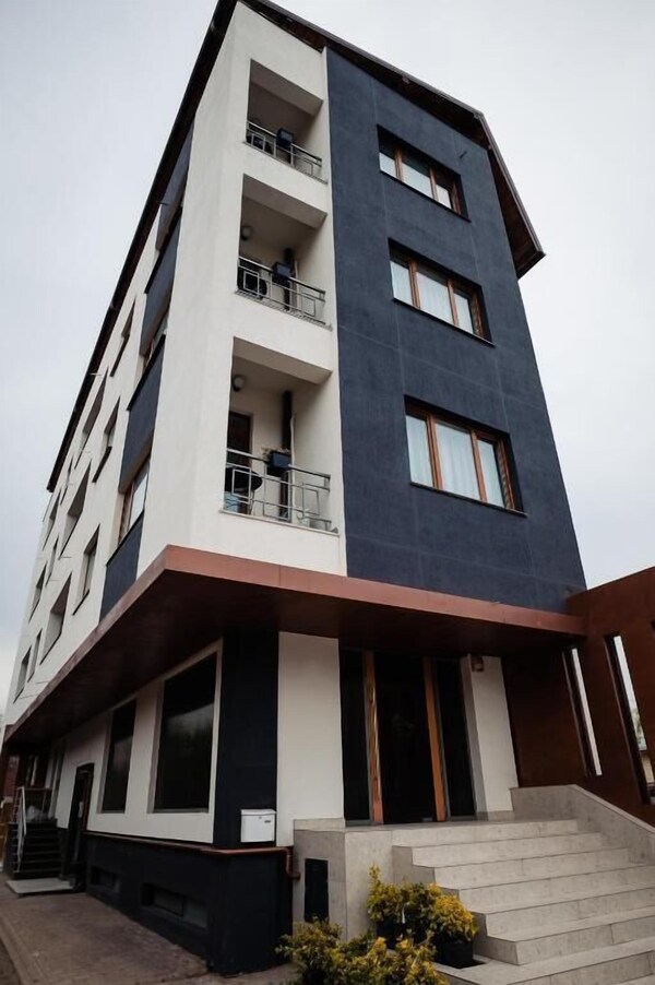 Fly & Stay At George's - Otopeni