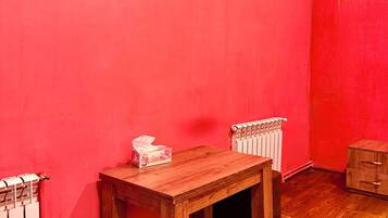 Quarto casal básico | Área de estar