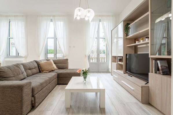 Mugiasca Modern Apartment by Wonderful Italy Reviews, Deals & Photos ...