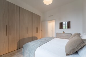 Mugiasca Modern Apartment by Wonderful Italy Reviews, Deals & Photos ...