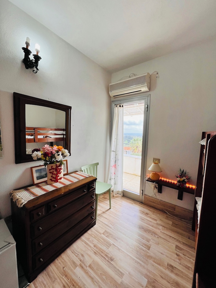 Camera Acquario - Villa Flores - San Teodoro, Sicily