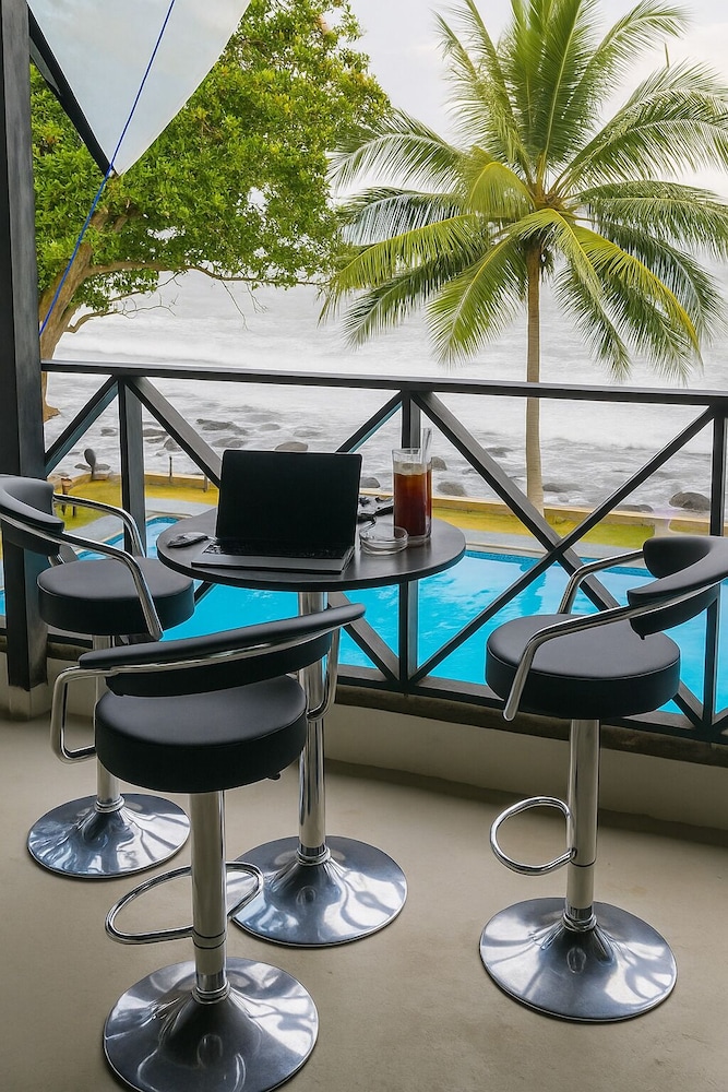 La Plage Beach Club & Resort - West Java