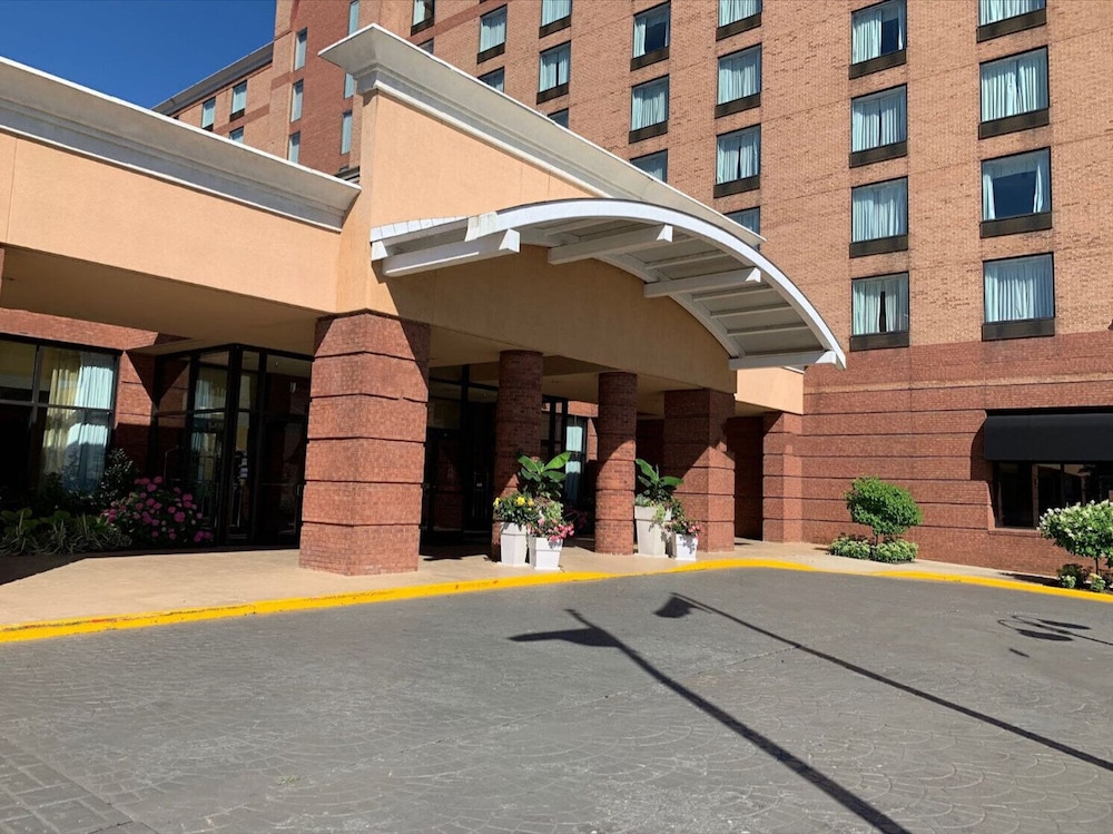 Lynchburg Grand Suites - Lynchburg, VA