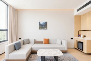Suite, 1 quarto | Roupa de alta qualidade, edredões de penas, secretária 