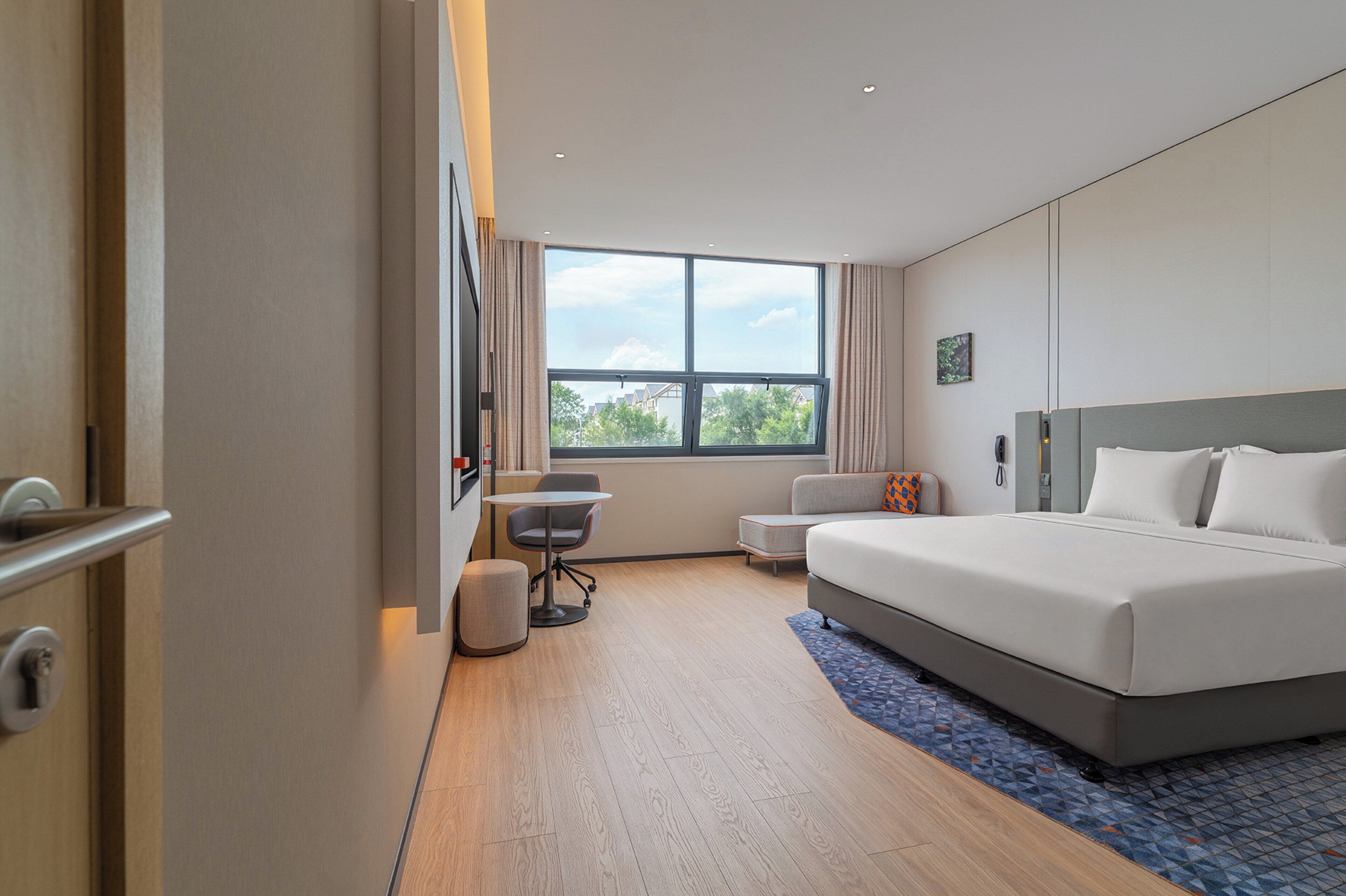 Quarto Standard, 1 cama king-size | Roupa de alta qualidade, edredões de penas, secretária 