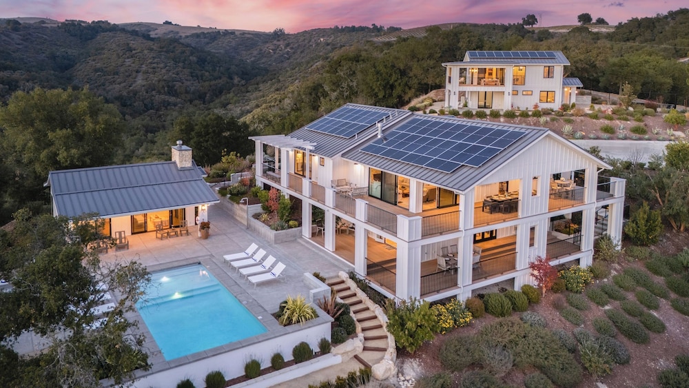 Vineyard Views W/ Pool & Game Room Near Trails, Wineries Beginnings Ranch & Vineyard By Avantstay - Paso Robles, CA