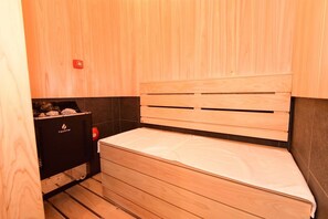 Suíte executiva, vista para a montanha | Banheiro | Banheira e chuveiro separados, produtos de toalete grátis