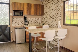 Cabana de Madeira Panorâmica, 1 cama king-size e sofá-cama, vista para a montanha | Cozinha privada | Minifrigorífico, um micro-ondas, uma placa de cozinha 