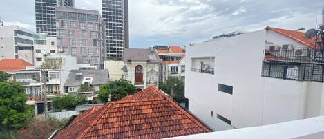 Frigobar, Wi-Fi de cortesia, roupa de cama